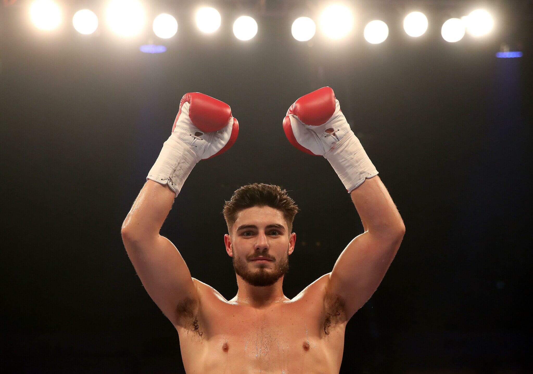 Masterful Josh Kelly dethrones Troy Williamson to become British light ...